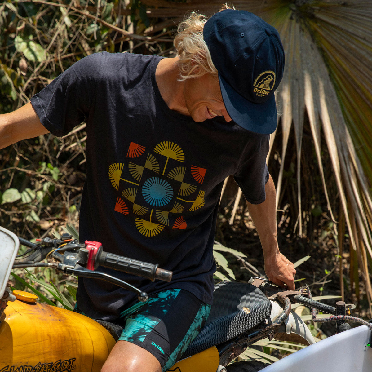 Folk Art Tee – Drifter Surf